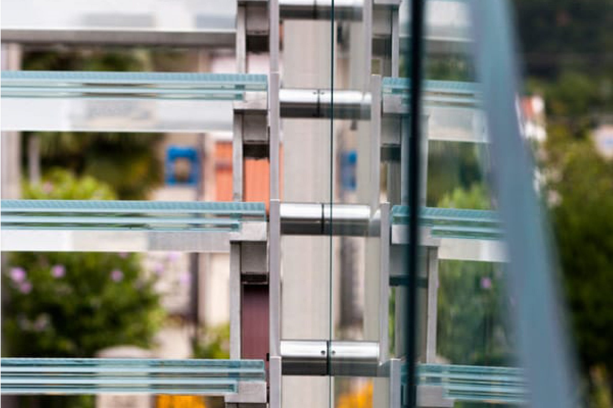 Glass Stand Off - Bellevue Architectural